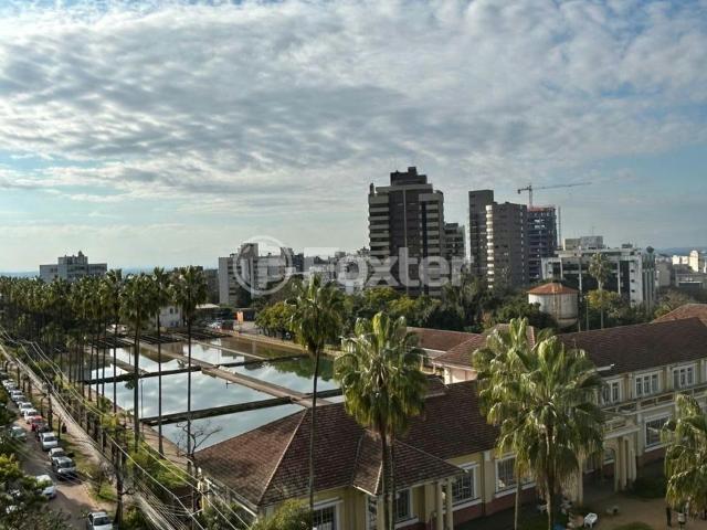 Apartamento com 4 dormitórios em Porto Alegre