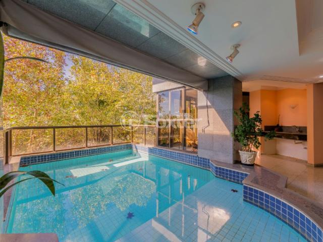 Apartamento com 4 dormitórios em Porto Alegre
