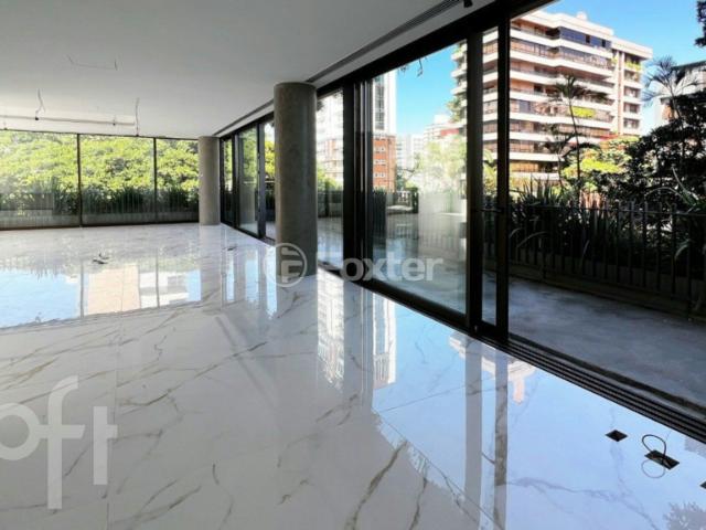 Apartamento com 3 dormitórios em Porto Alegre
