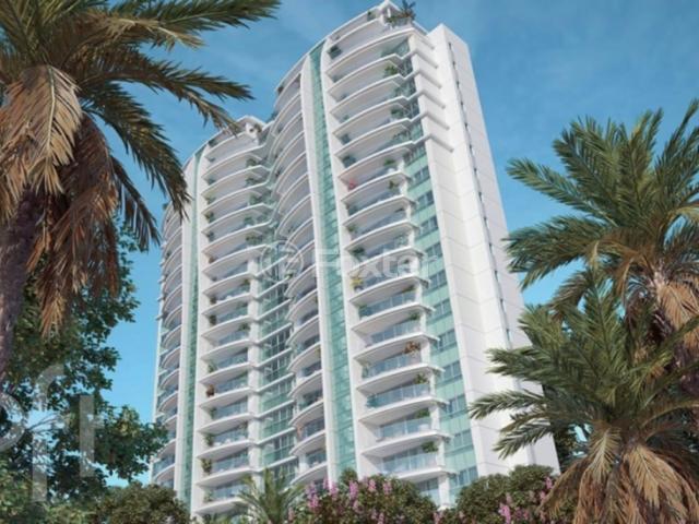 Apartamento com 4 dormitórios em Porto Alegre