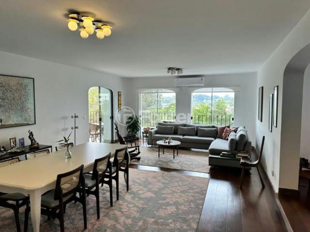 Apartamento com 4 dormitórios em São Paulo