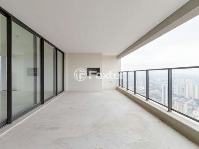 Apartamento com 4 dormitórios em São Paulo