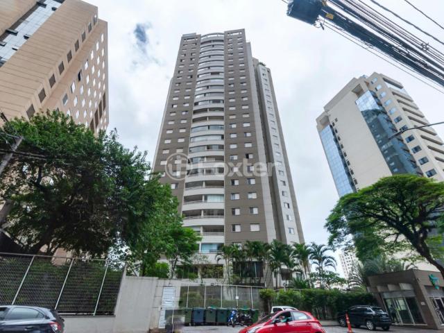 Apartamento com 4 dormitórios em São Paulo
