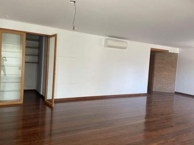 Apartamento com 4 dormitórios na Vila Adyana!