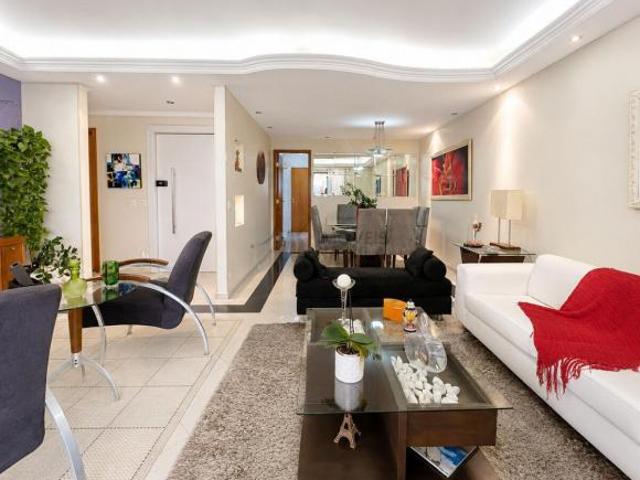 Apartamento com 4 dormitórios na Aclimação, 3 vagas de garagem andar alto