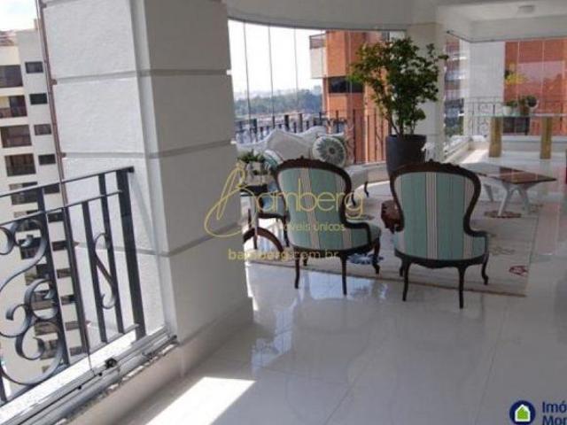 Apartamento Com 4 Dormitórios no Morumbi. Maravilhoso, imponente e com magnífica varanda