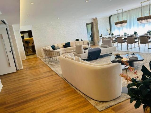 Apartamento com 4 Dormitórios para venda em Moema/SP