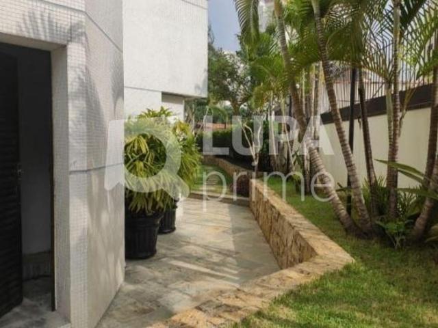 Apartamento com 4 dormitórios sendo 2 suítes á venda em Santana