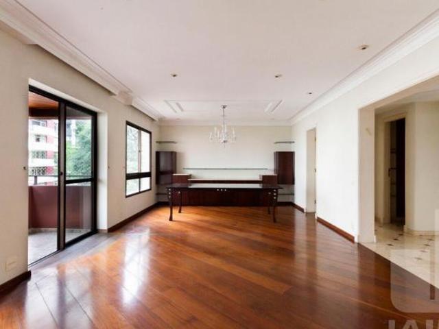 Apartamento com 4 dormitorios sendo 3 suítes 4 banheros e 3 vagas em Higienópolis!