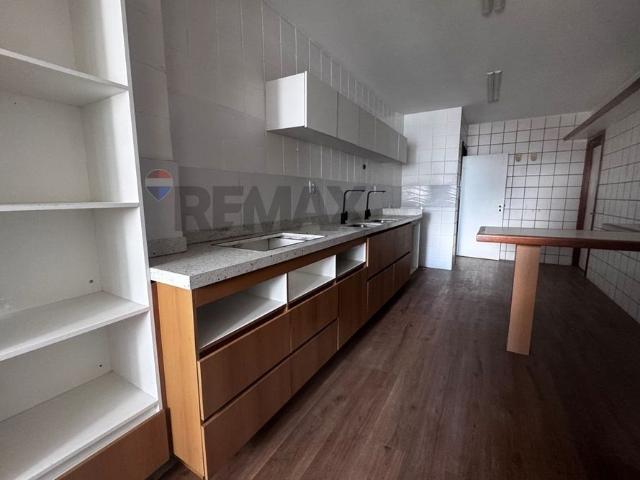 Apartamento com 4 qts à Beira Mar para locação em Piedade com Conforto e Elegância