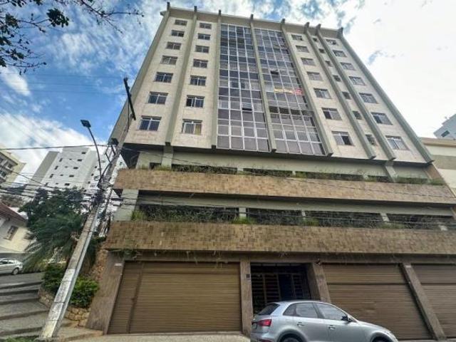 Apartamento com 4 quartos no Centro