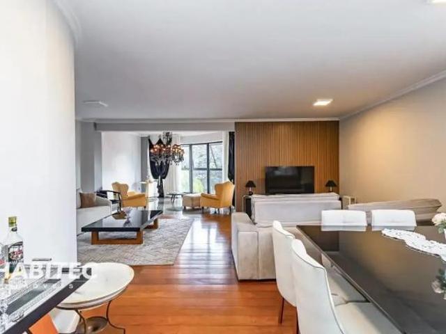 Apartamento com 4 quartos no Seminário Ed Montreaux HT3694