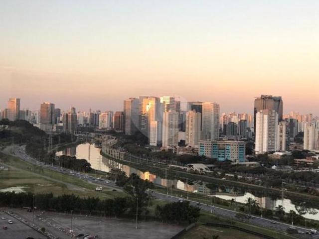 Apartamento com 4 quartos à venda em Jardim fonte do morumbi SP