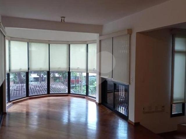 Apartamento com 4 quartos à venda em Moema SP