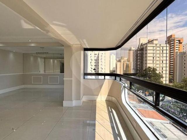 Apartamento com 4 quartos à venda em Moema SP
