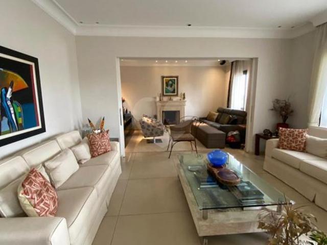 Apartamento com 4 quartos à venda em Moema SP
