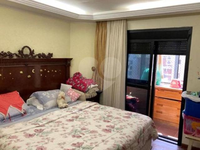 Apartamento com 4 quartos à venda em Moema SP