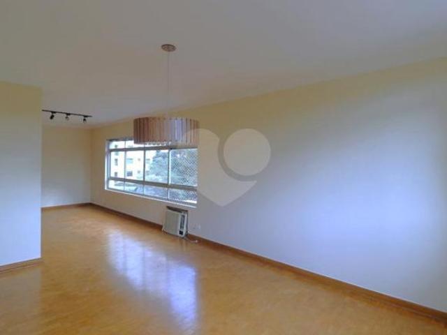 Apartamento com 4 quartos à venda em Moema SP