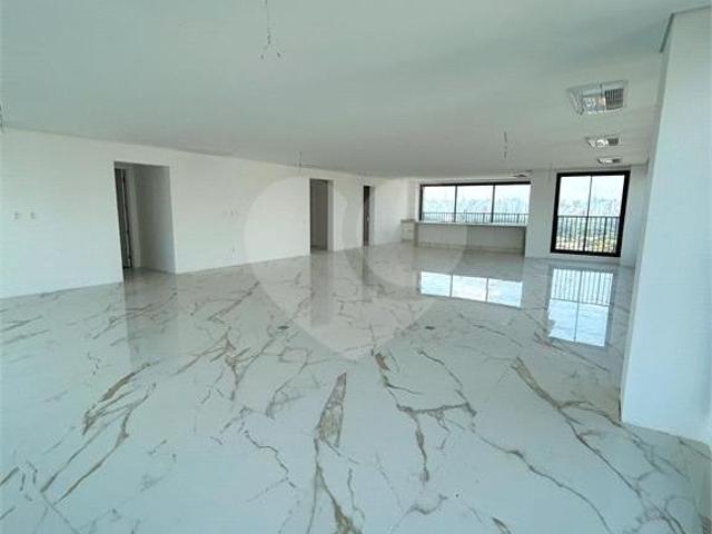 Apartamento com 4 quartos à venda em Moema SP