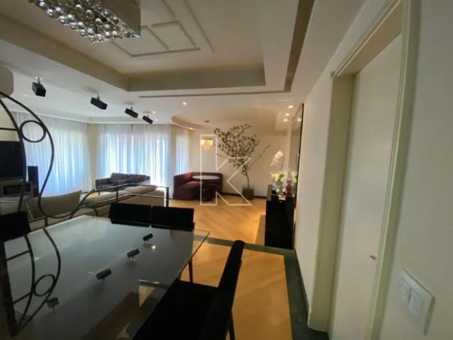 Apartamento com 4 quartos à venda em Moema SP