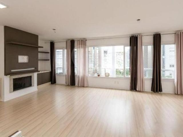 Apartamento com 4 quartos à venda em Menino deus RS