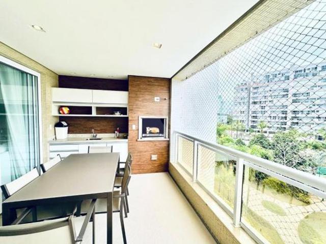 Apartamento com 4 quartos à venda em Riviera SP