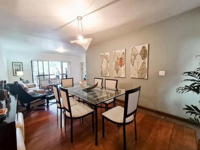 Apartamento com 4 quartos com duas vagas de garagem, à venda em Juiz de Fora/MG