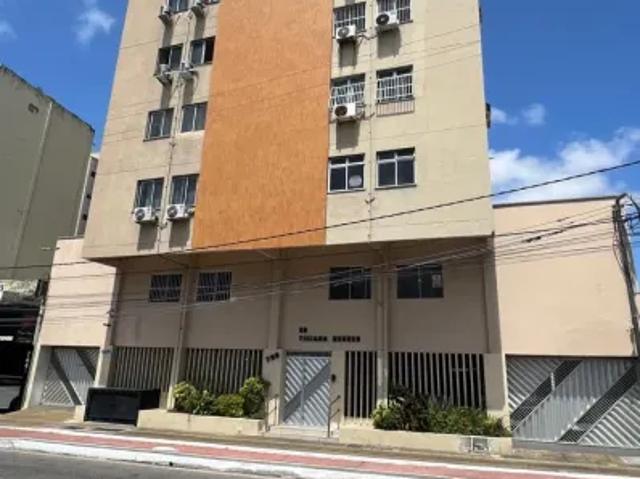 Apartamento com 4 Quartos e 3 banheiros à Venda, 100 m² por R$ 275.000