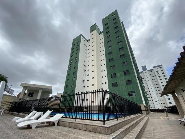 Apartamento com 4 Quartos e 3 banheiros à Venda, 108 m² por R$ 420.000