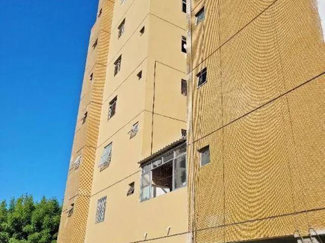 Apartamento com 4 Quartos e 3 banheiros à Venda, 112 m² por R$ 290.000