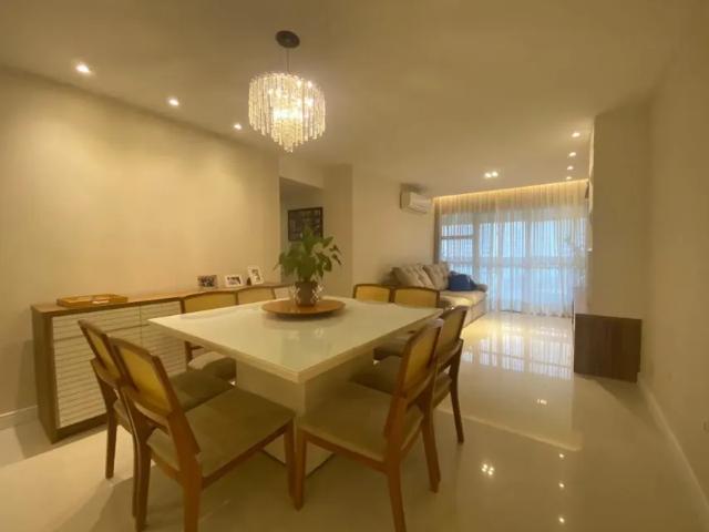 Apartamento com 4 Quartos e 3 banheiros à Venda, 117 m² por R$ 1.300.000