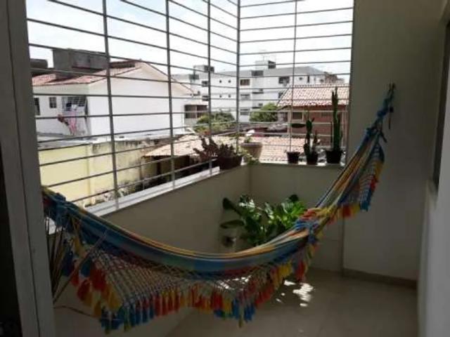 Apartamento com 4 Quartos e 3 banheiros à Venda, 140 m² por R$ 300.000