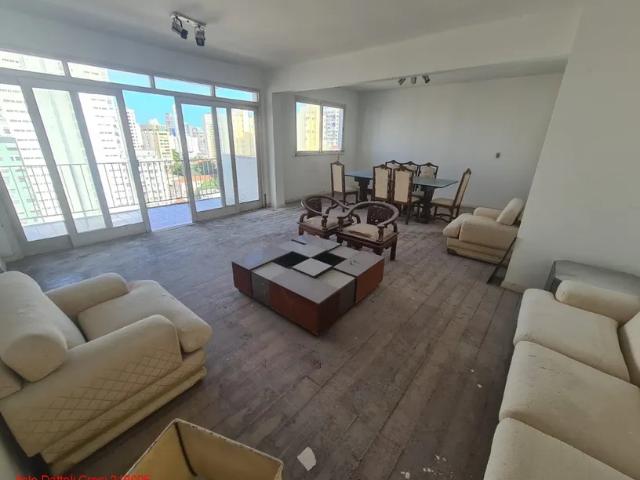 Apartamento com 4 Quartos e 3 banheiros à Venda, 183 m² por R$ 1.000.000