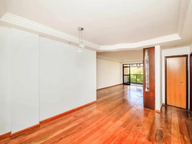Apartamento com 4 Quartos e 3 banheiros à Venda, 192 m² por R$ 840.000