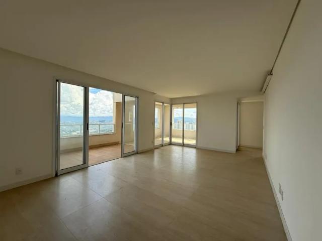 Apartamento com 4 Quartos e 3 banheiros à Venda, 200 m² por R$ 3.780.000