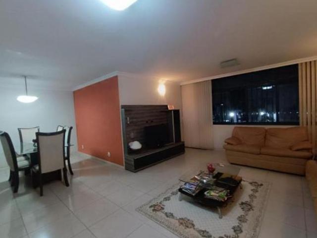 Apartamento com 4 quartos e 136 m² à venda na Asa Norte