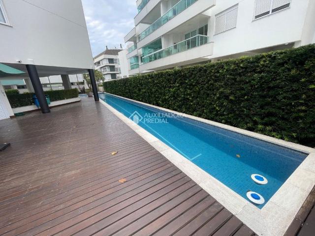 Apartamento com 4 quartos e 146m² para alugar em Jurerê, Florianópolis