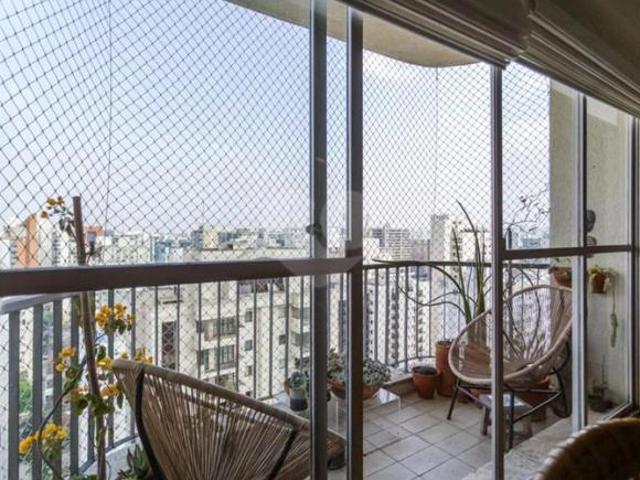Apartamento com 4 quartos e 180 m² à venda em Moema