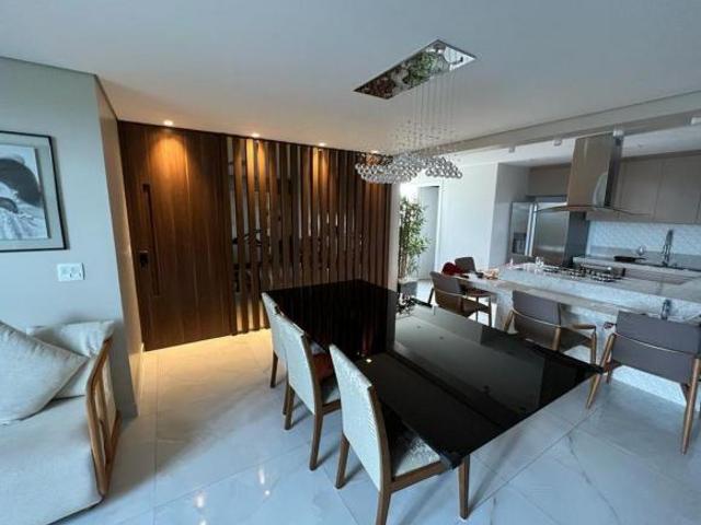 Apartamento com 4 Quartos e 220 m² à venda em Buritis