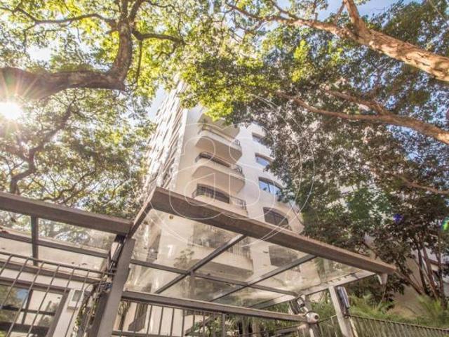 Apartamento com 4 quartos e 220 m² à venda em Moema