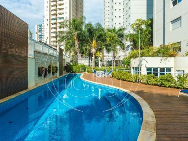 Apartamento com 4 quartos e 233 m² à venda em Moema