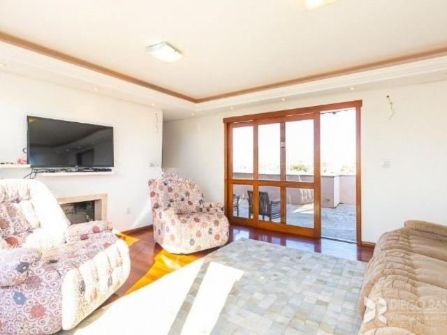 Apartamento com 4 quartos e 240m² para alugar em Jardim Lindóia, Porto Alegre