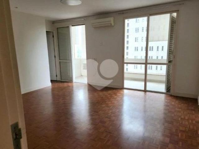 Apartamento com 4 quartos e 273 m² à venda em Alto de Pinheiros