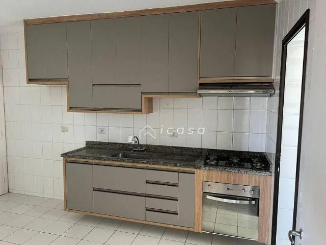 Apartamento com 4 Quartos e 2 banheiros à Venda, 122 m² por R$ 799.000