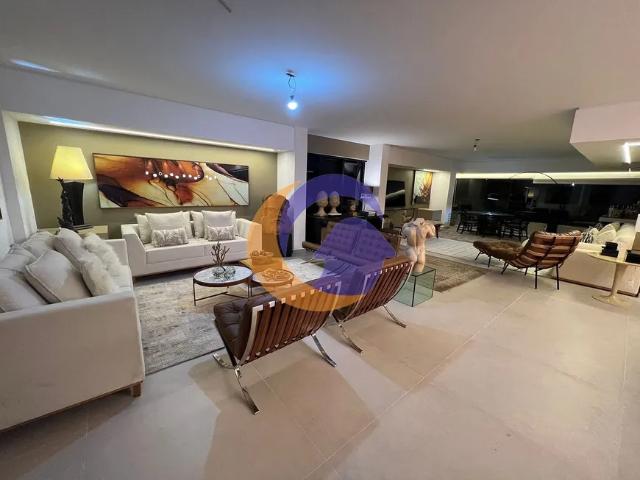 Apartamento com 4 Quartos e 7 banheiros à Venda, 224 m² por R$ 2.600.000