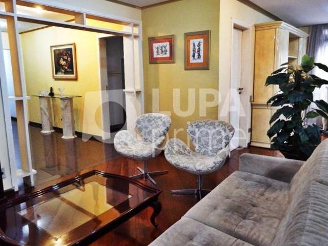 APARTAMENTO COM 4 QUARTOS E 4 VAGAS DE GARAGEM À VENDA NA SANTA CECÍLIA