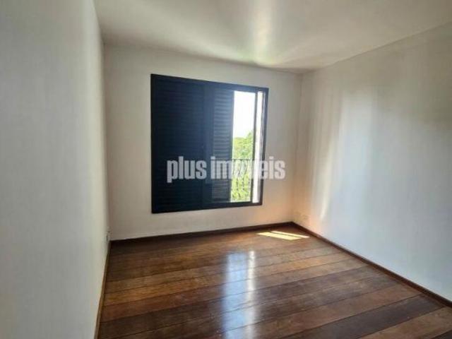 Apartamento com 4 Quartos e 4 banheiros à Venda