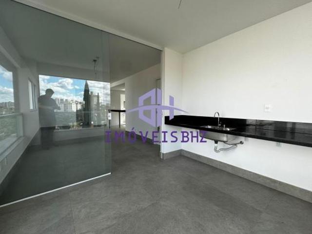 Apartamento com 4 Quartos e 4 banheiros à Venda