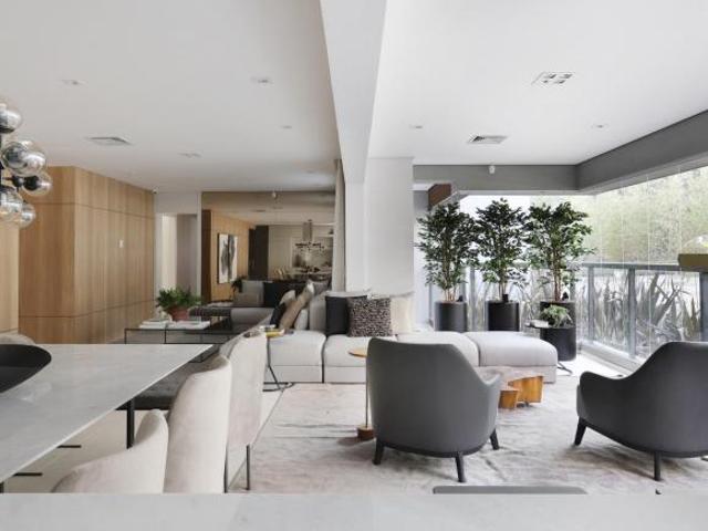 Apartamento com 4 Quartos e 4 banheiros à Venda, 155 m²
