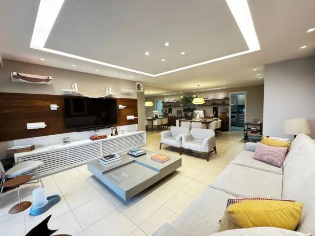 Apartamento com 4 Quartos e 4 banheiros à Venda, 166 m² por R$ 1.800.000